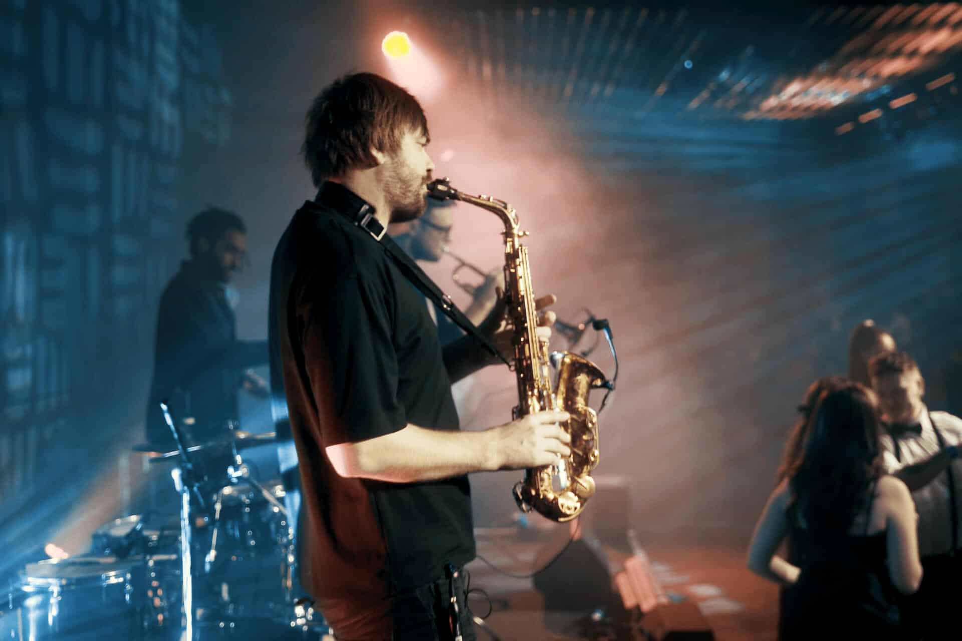 Hire DJ and Sax | What to Look For | Twisted Entertainment